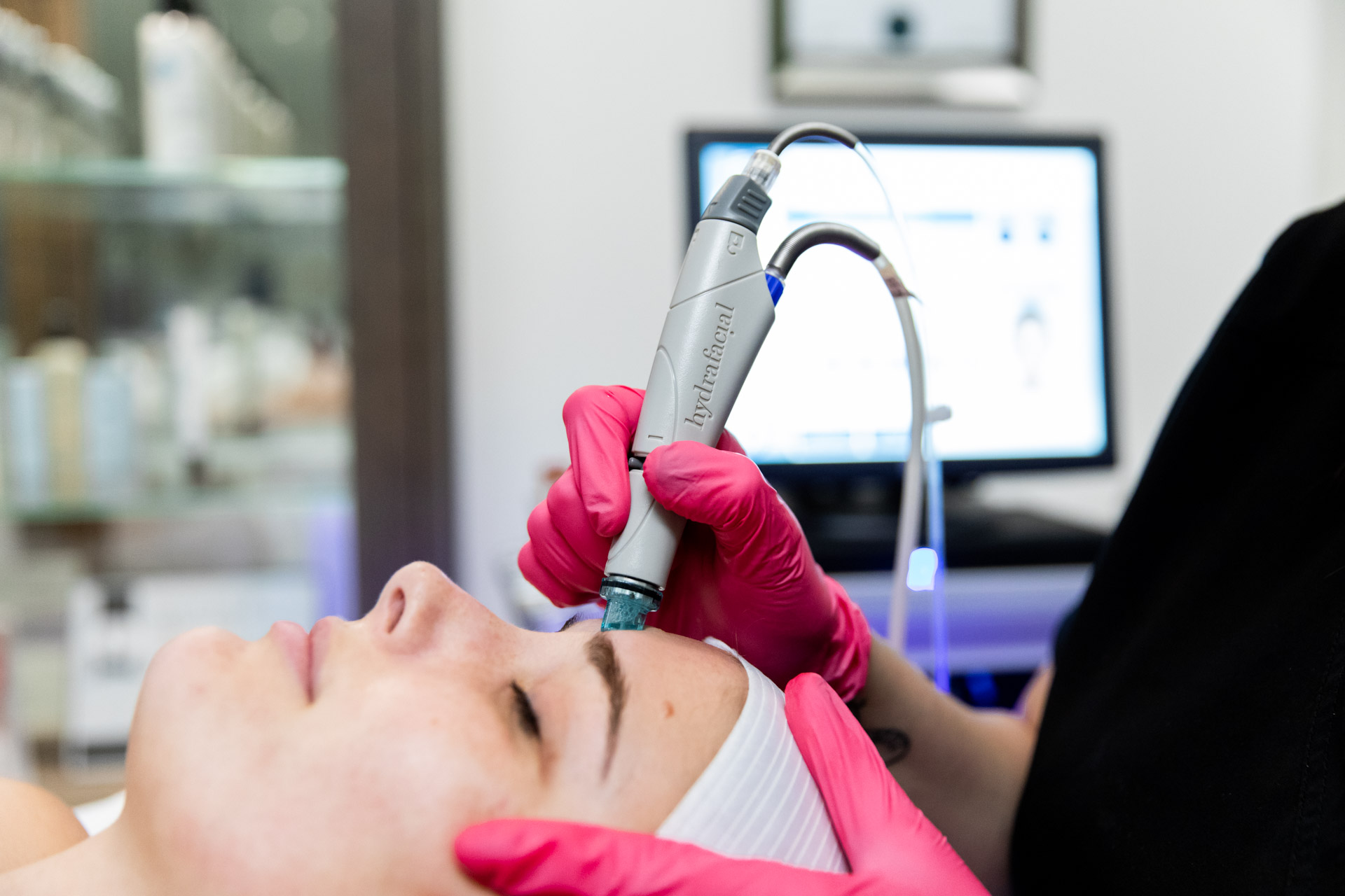 HydraFacial in Chicago- Pop Beauty Social